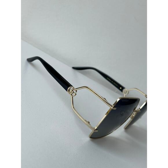 Gucci | Accessories | New Gucci Gg564sa Oversized Grey Gold Sunglasses ...